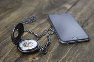 6 Skillful Ways to Put Old Smart Phones to Use for Off the Grid Survival