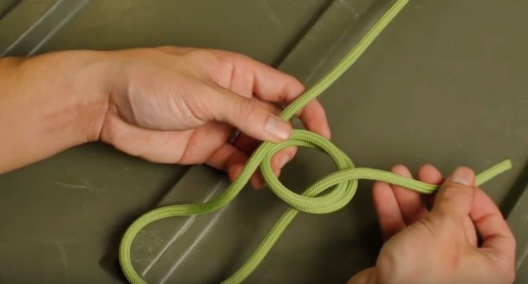 (Video) He Shows Us 5 Bowline Knot Variations and Now I Can't Wait to ...